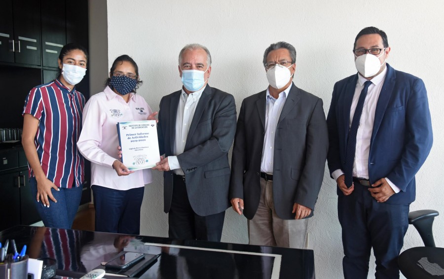 Rinde informe de actividades la directora del ICE - Universidad ...