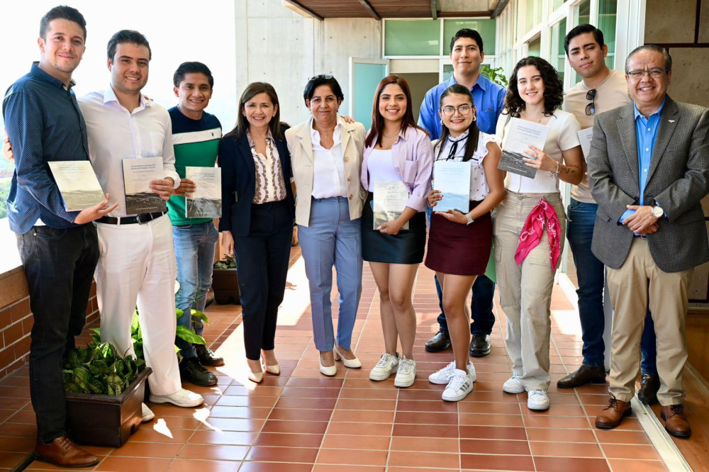 Rectora recibe a personas candidatas al Comité Directivo de la FEUM ...