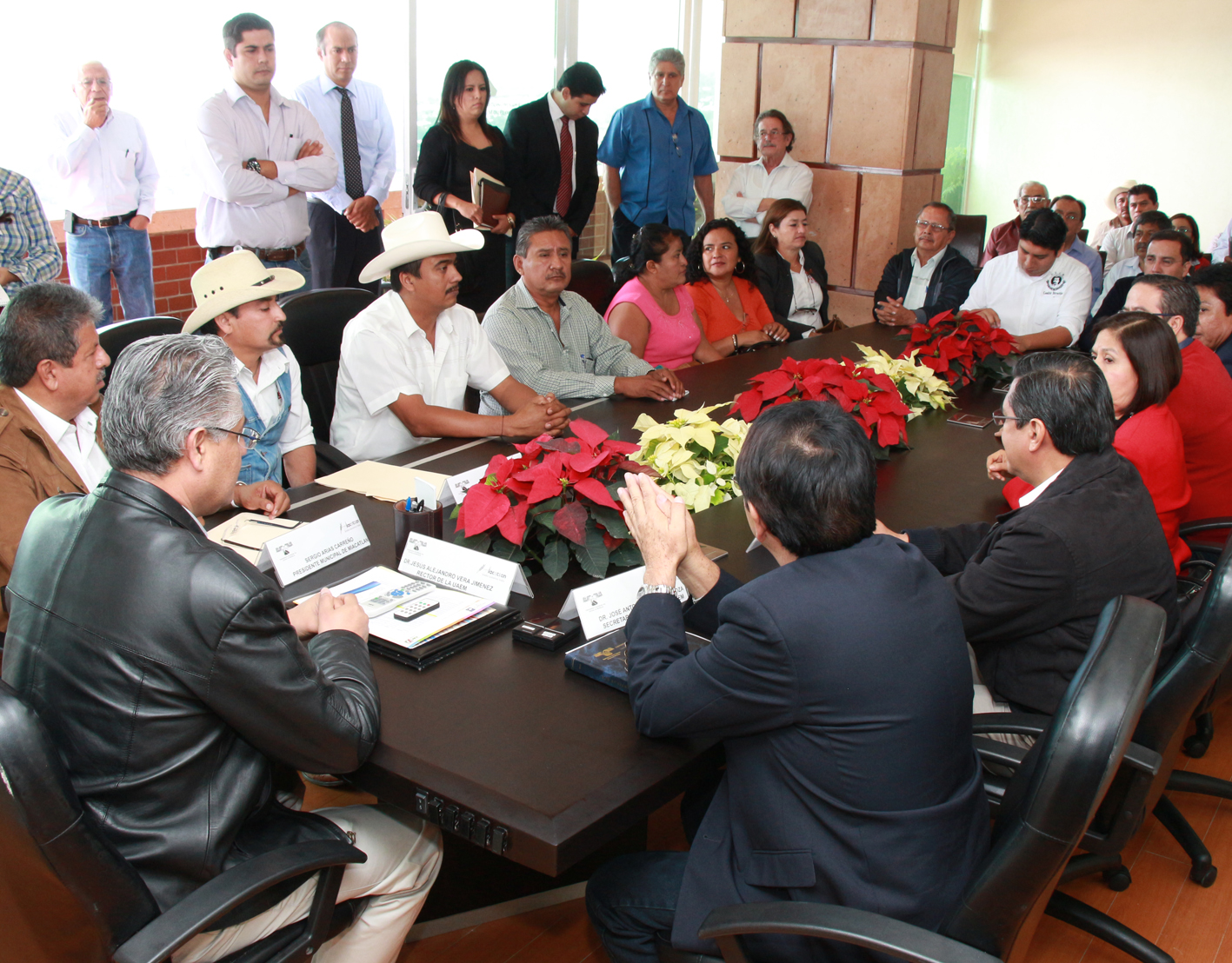 Firman UAEM y Ayuntamiento de Miacatlán convenio de ocupación de predio ... Firman UAEM y Ayuntamiento de Miacatlán convenio de ocupación de predio ...