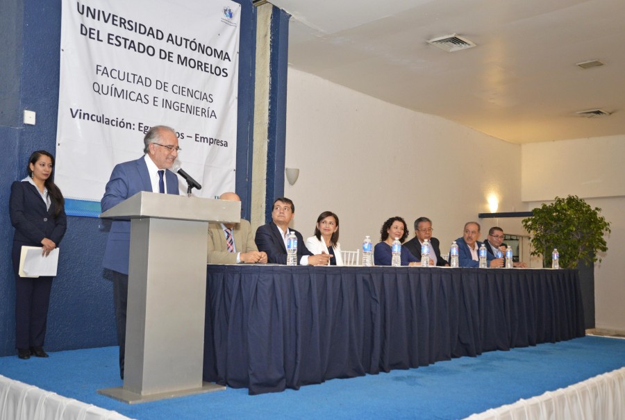 Promueve la FCQeI vinculación de egresados con empresas - Universidad ...
